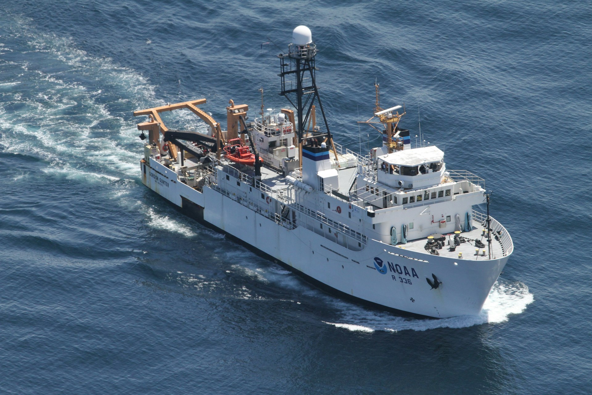 Applications of ADCP in Oceanographic Research Vessels